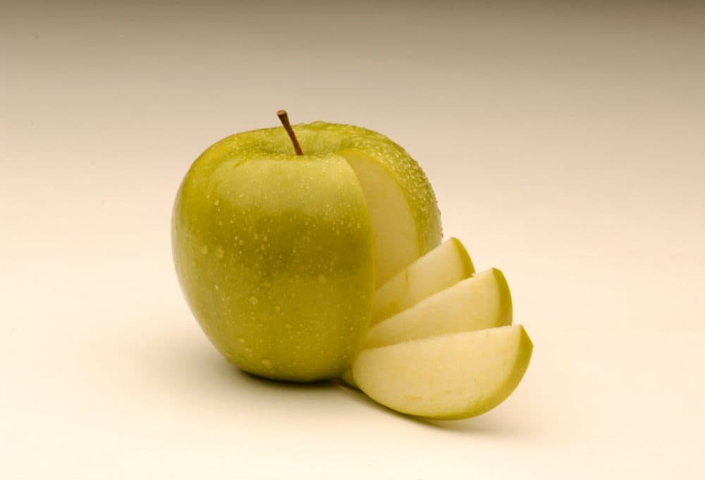 A Closer Look At The Non-Browning Apple | Here & Now