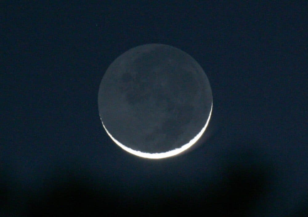 Reasons To Look Up This Month: 'Earthshine' And Visible Planets | Here ...