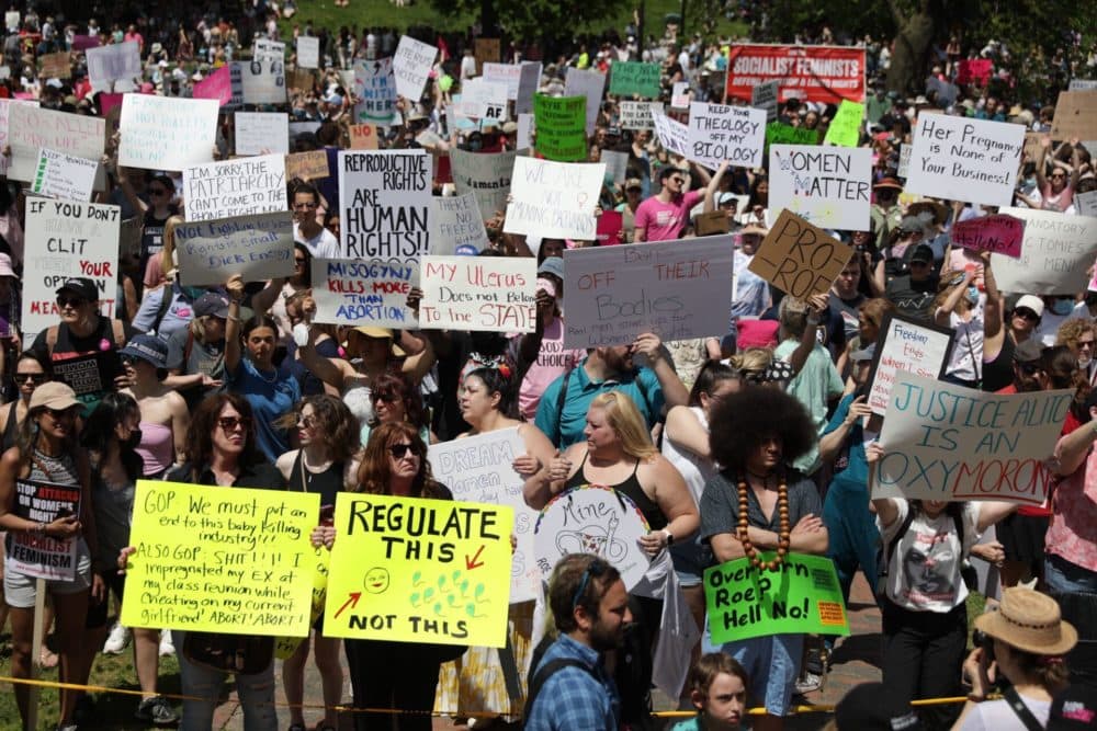 Thousands rally for abortion rights in Boston Common, show solidarity ...