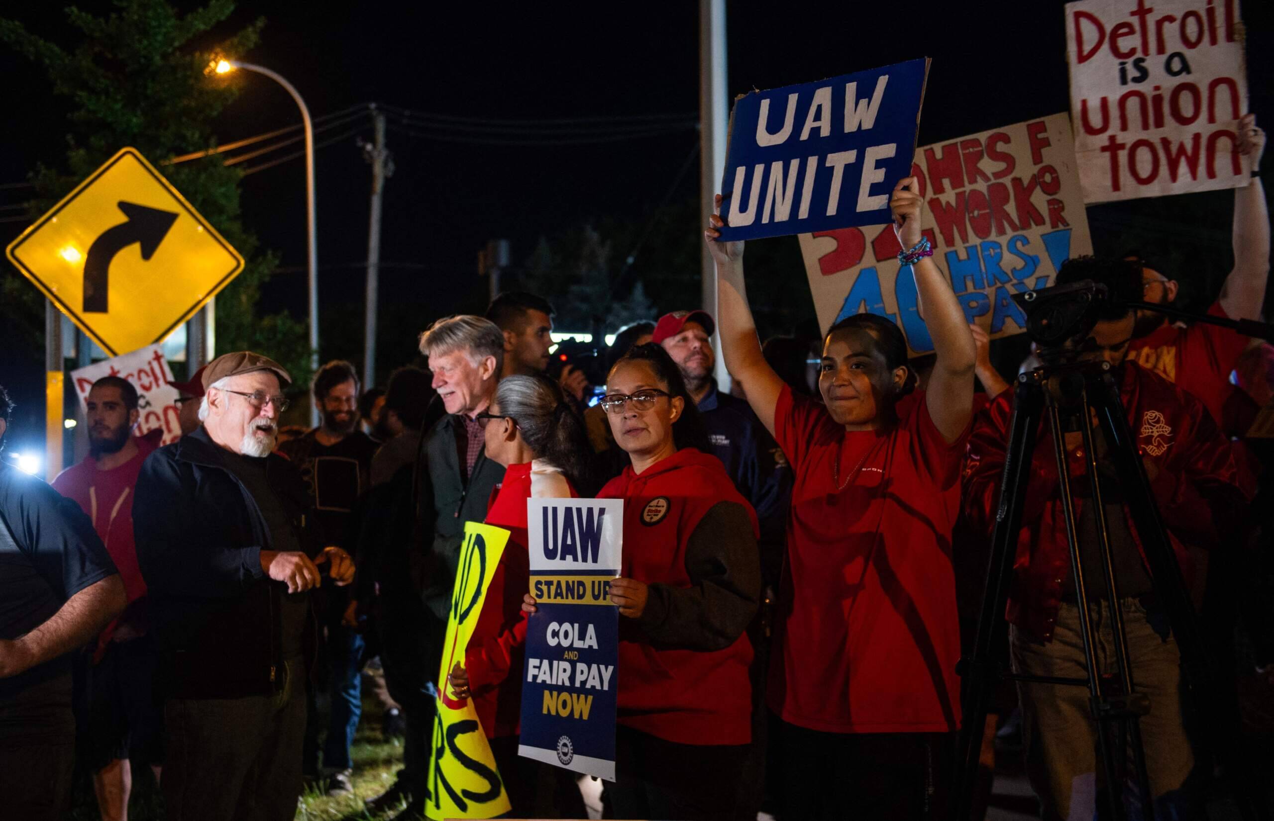 After walking out, Ford auto worker weighs in on UAW's historic Big ...