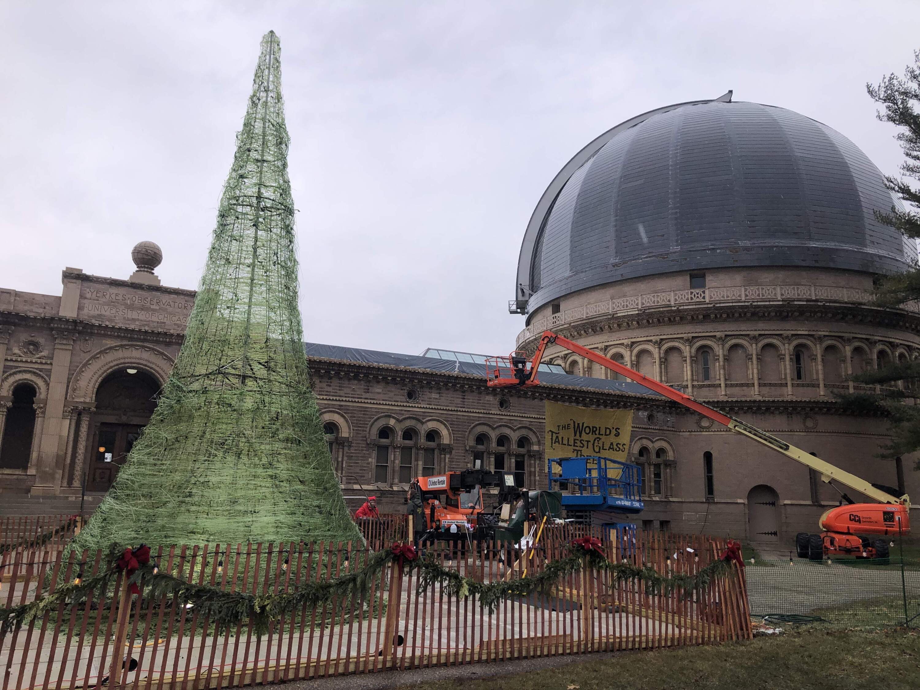 Enormous glass tree celebrates artistry, recycling and historic ...