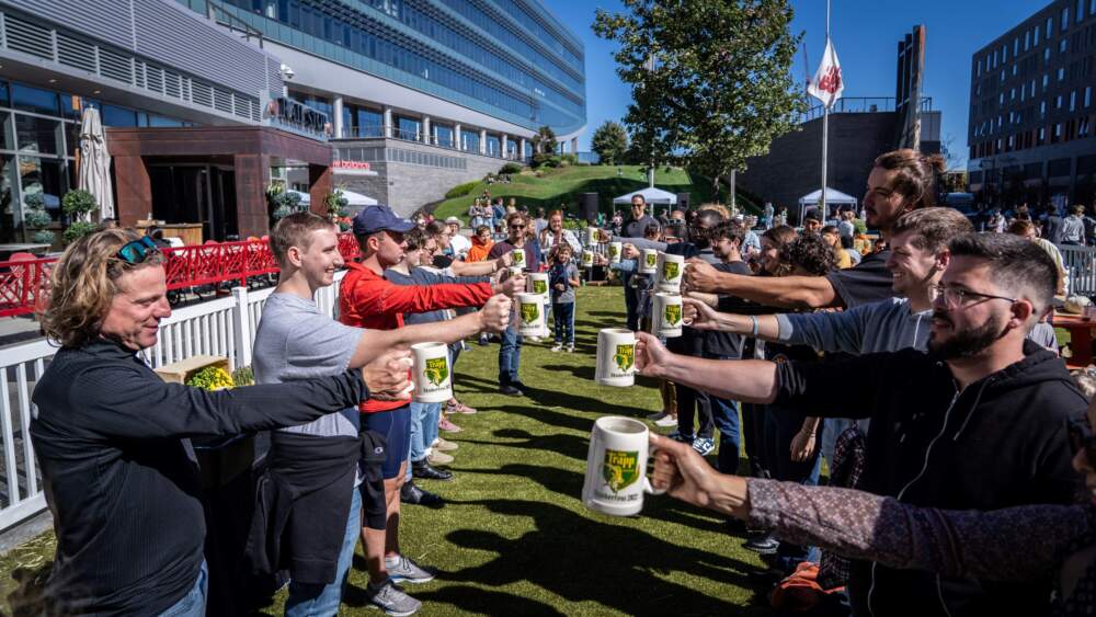 5 things to do this weekend, including a fall crawl and a Latin music ...