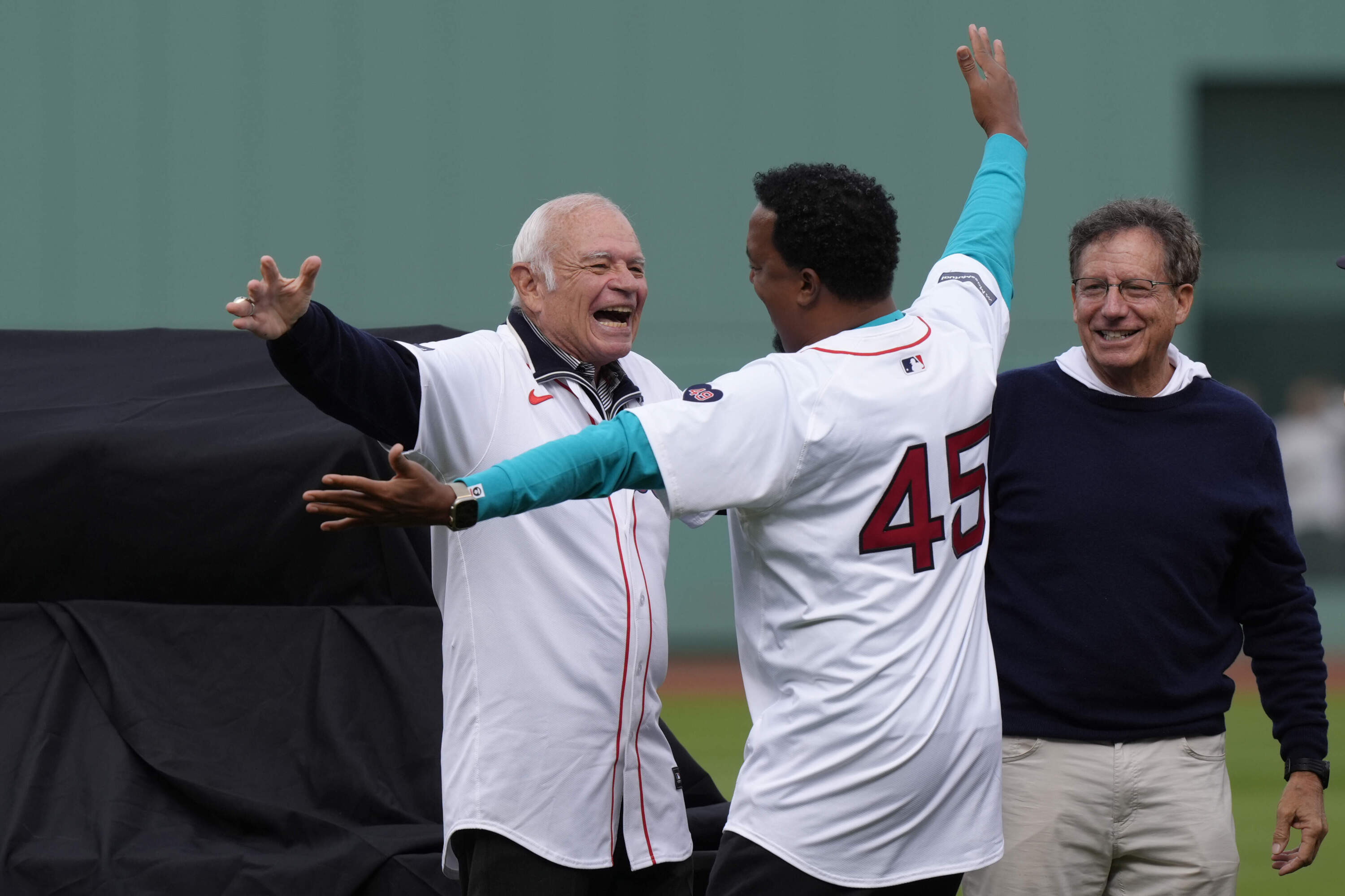 Red Sox honor radio voice Joe Castiglione who is retiring after 42 ...