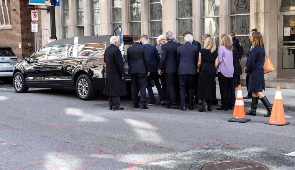 Kennedy clan gathers to say goodbye to Joan Kennedy, last of old guard | WBUR News