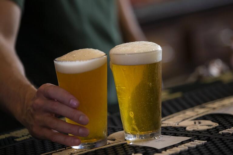 Mass. House OK's bill for later booze 'last call' during World Cup ...